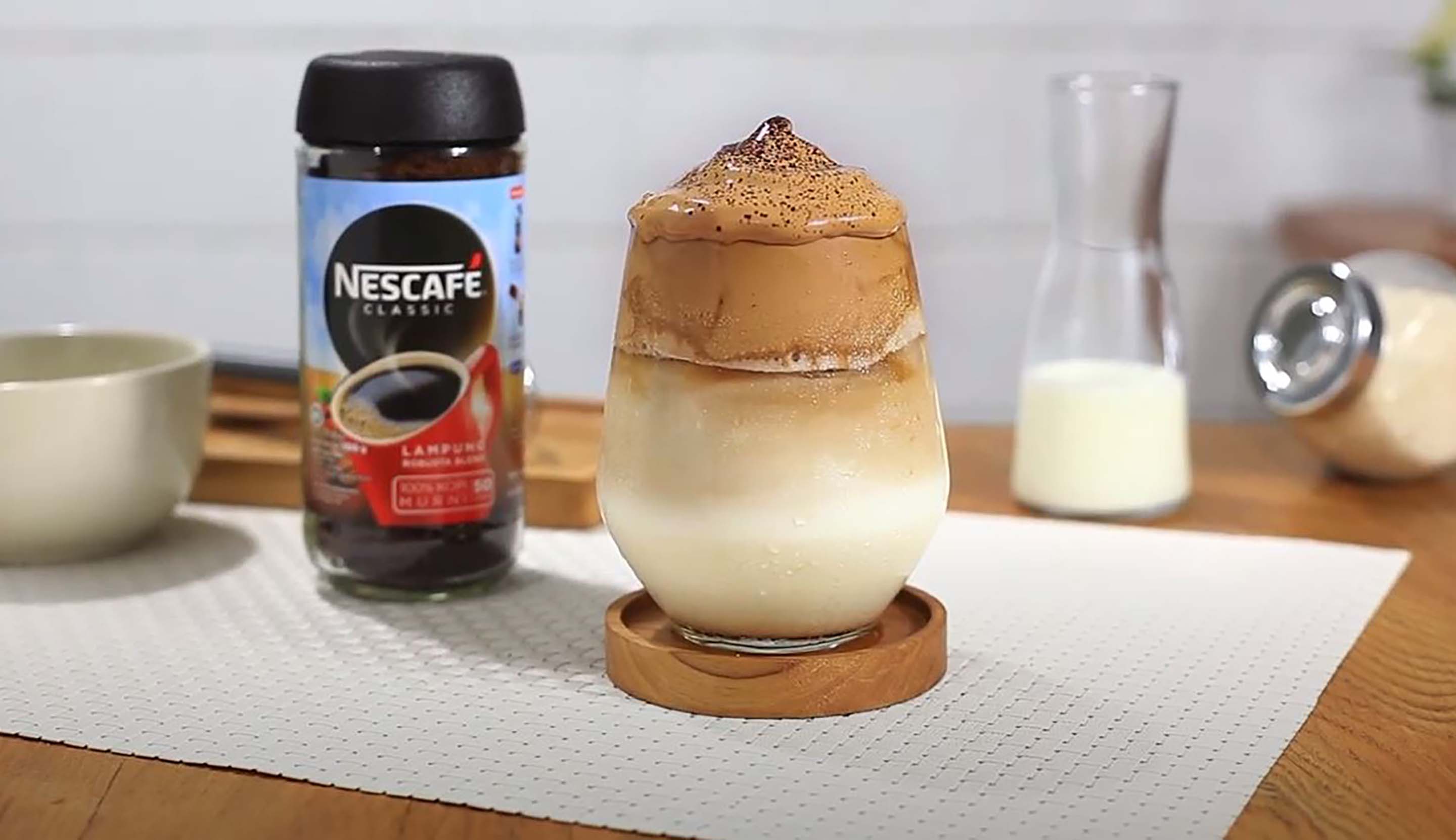 Cara Membuat Dalgona Coffee dengan Kopi Instan | ID